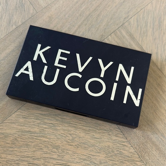 Kevyn Aucoin | Makeup | Kevyn Aucoin Black Makeup Palette | Poshmark